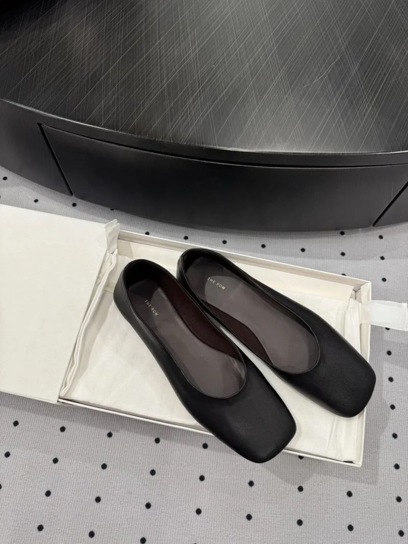 Exact replica The Row Shoes