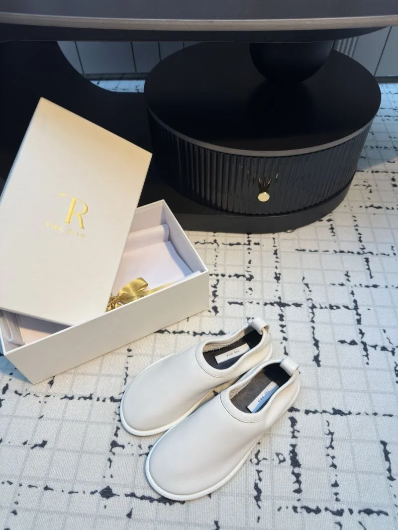 Accurate model The Row Shoes