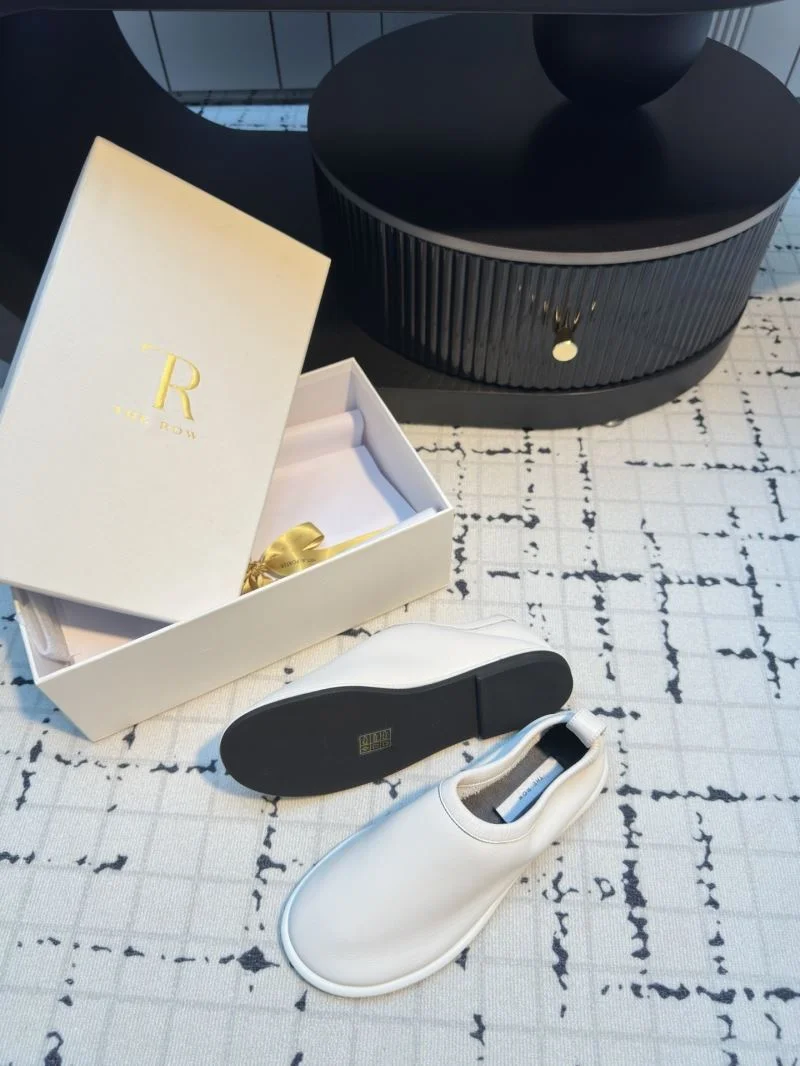 Accurate model The Row Shoes