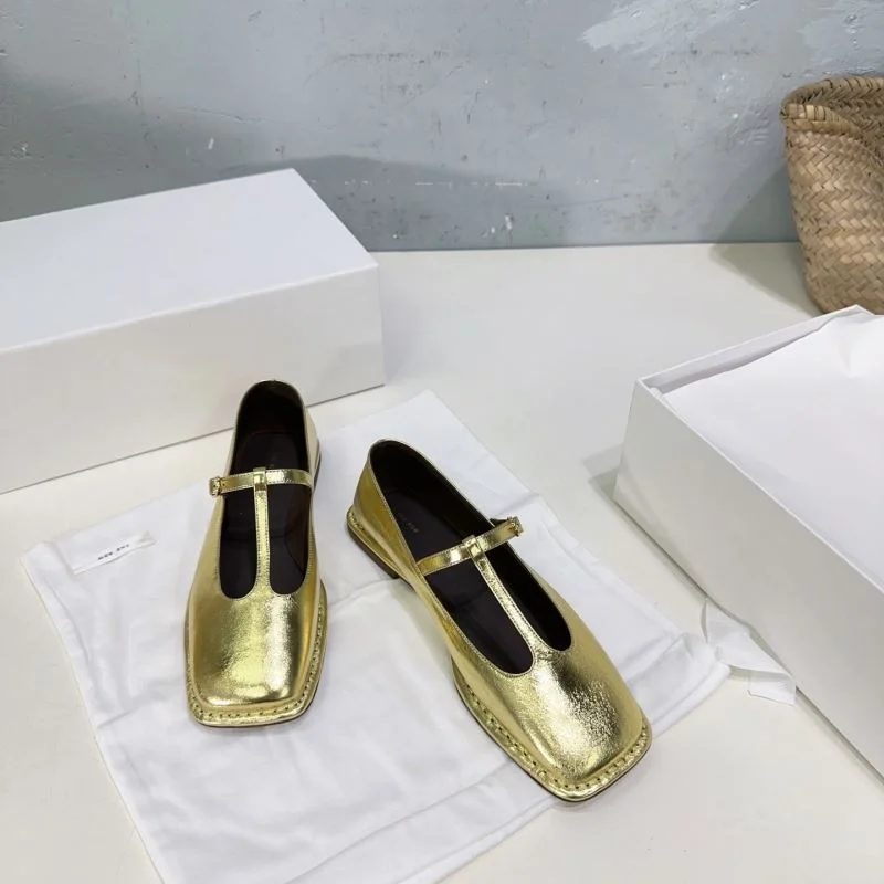 Accurate model The Row Shoes