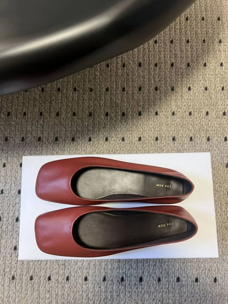 Top mirror The Row Shoes