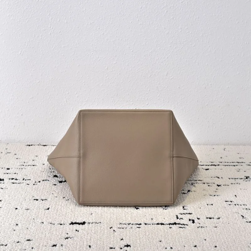 High fidelity The Row Shopping Bags