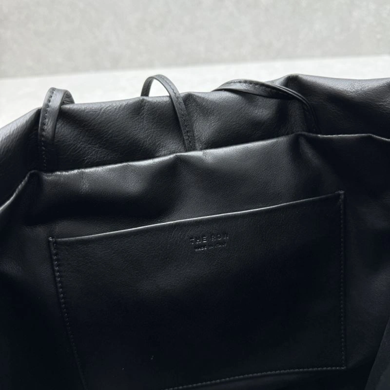 Accurate model The Row Shopping Bags