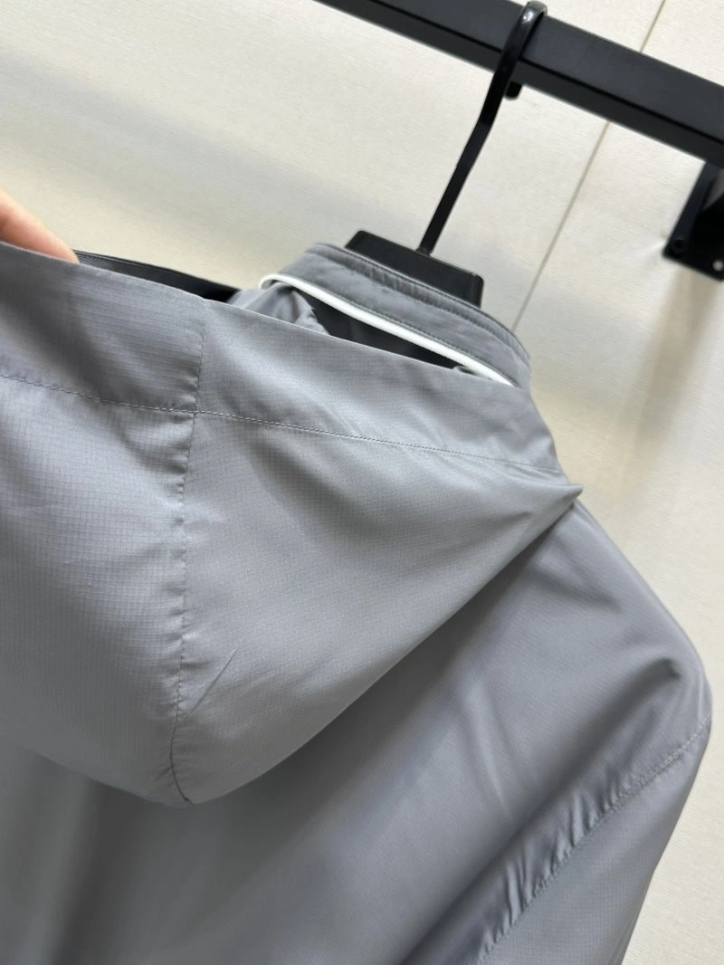 Exact replica Thom Browne Sunscreen Jacket