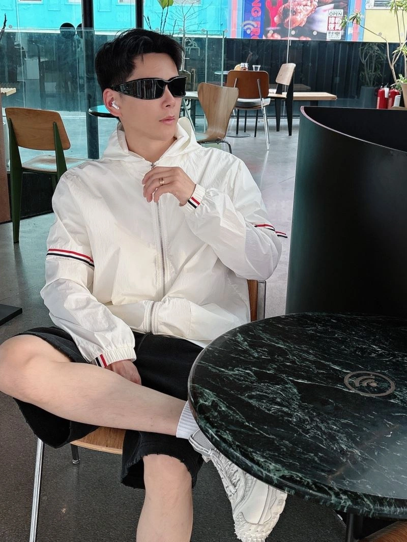 Value-priced Thom Browne Sunscreen Jacket