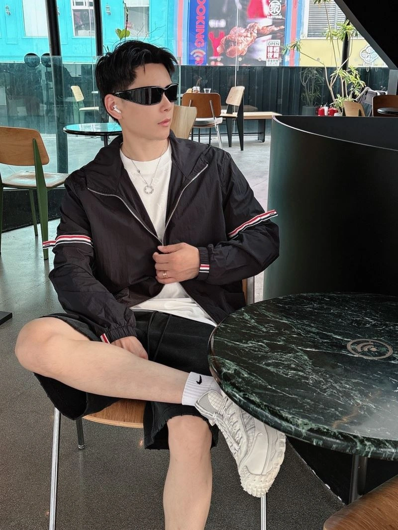 Bargain Thom Browne Sunscreen Jacket