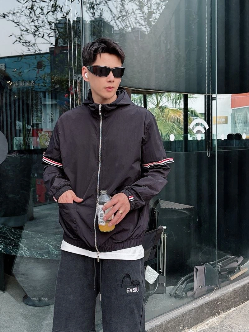 Bargain Thom Browne Sunscreen Jacket