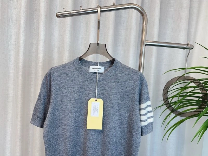 Bargain Thom Browne T-Shirts
