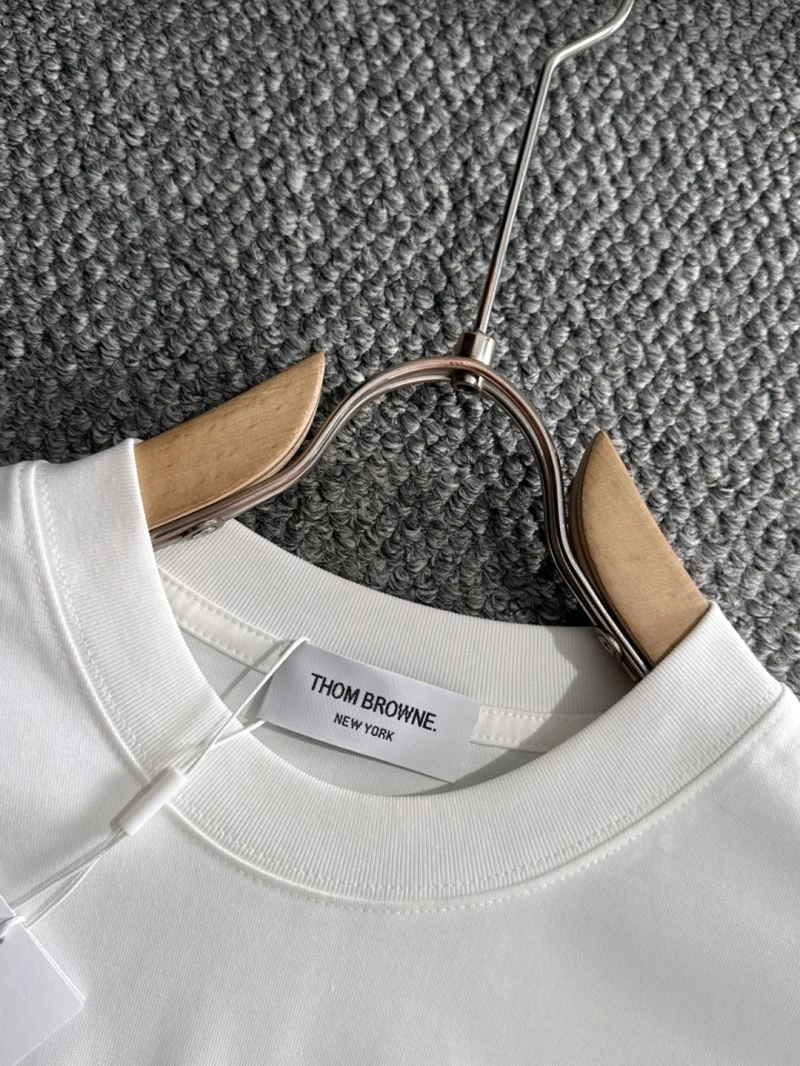 Accurate model Thom Browne T-Shirts
