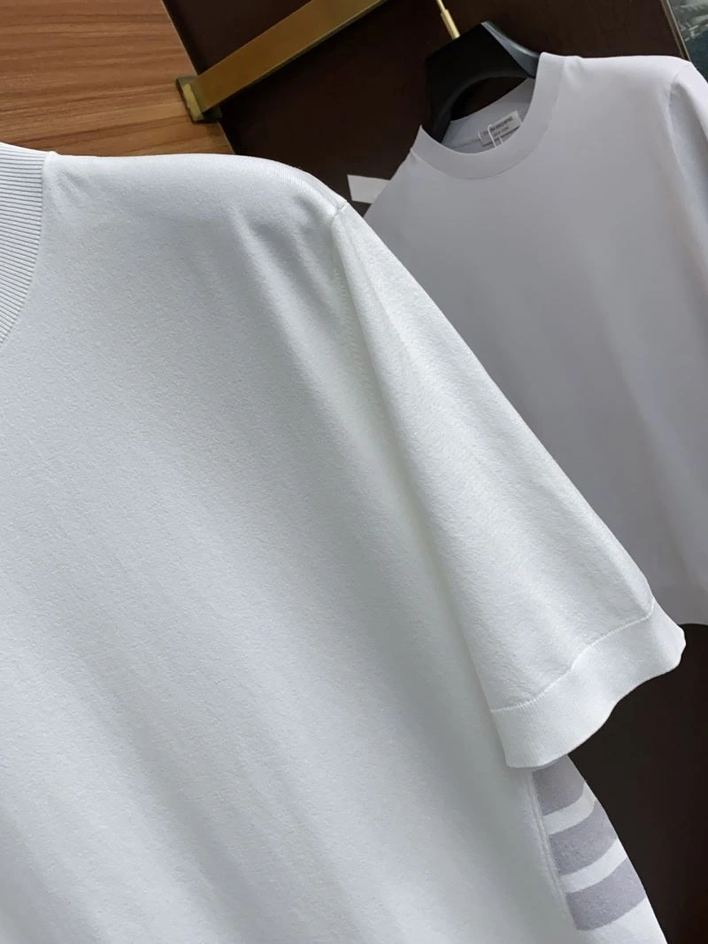 Accurate model Thom Browne T-Shirts