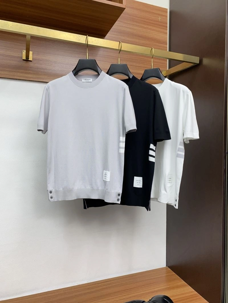 Accurate model Thom Browne T-Shirts