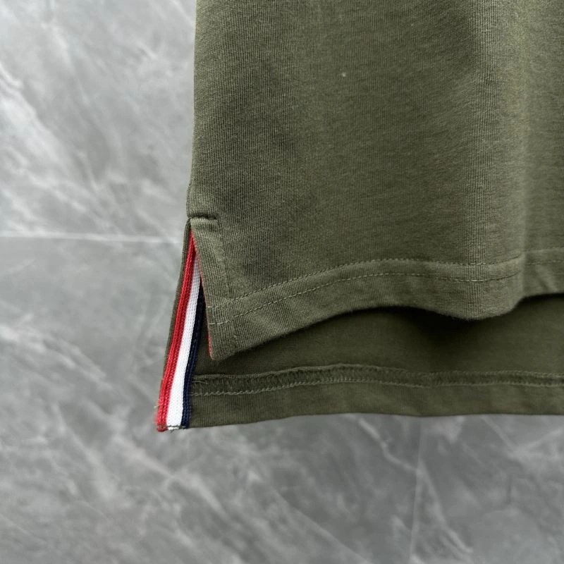 Accurate model Thom Browne T-Shirts