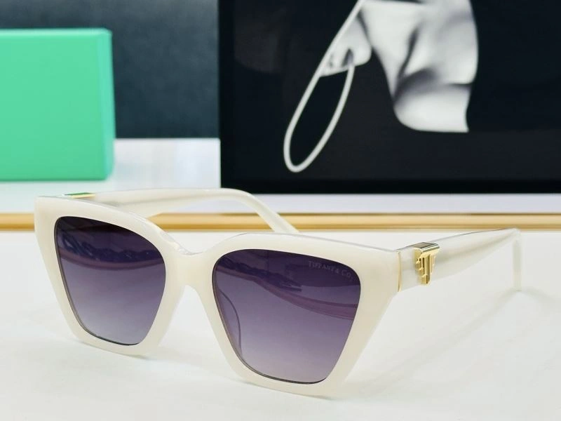 Budget-friendly Tiffamy Sunglasses