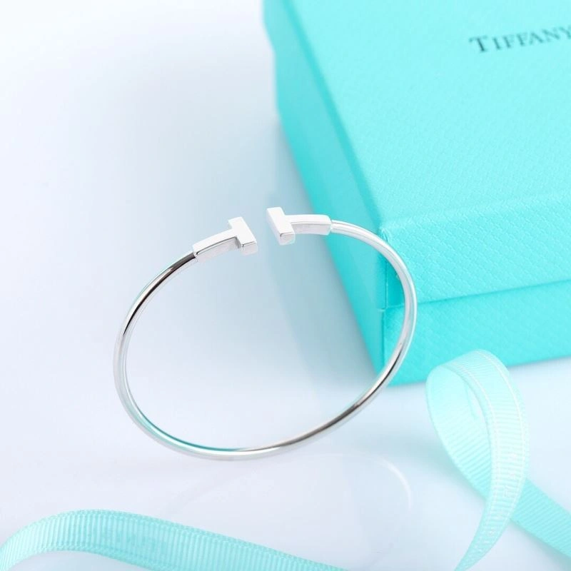 Accurate model Tiffany Bracelets