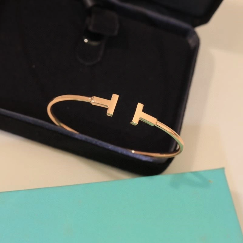 Accurate model Tiffany Bracelets