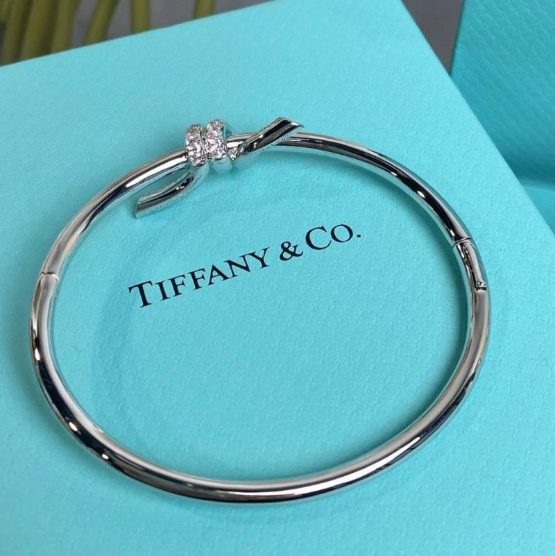 Accurate model Tiffany Bracelets