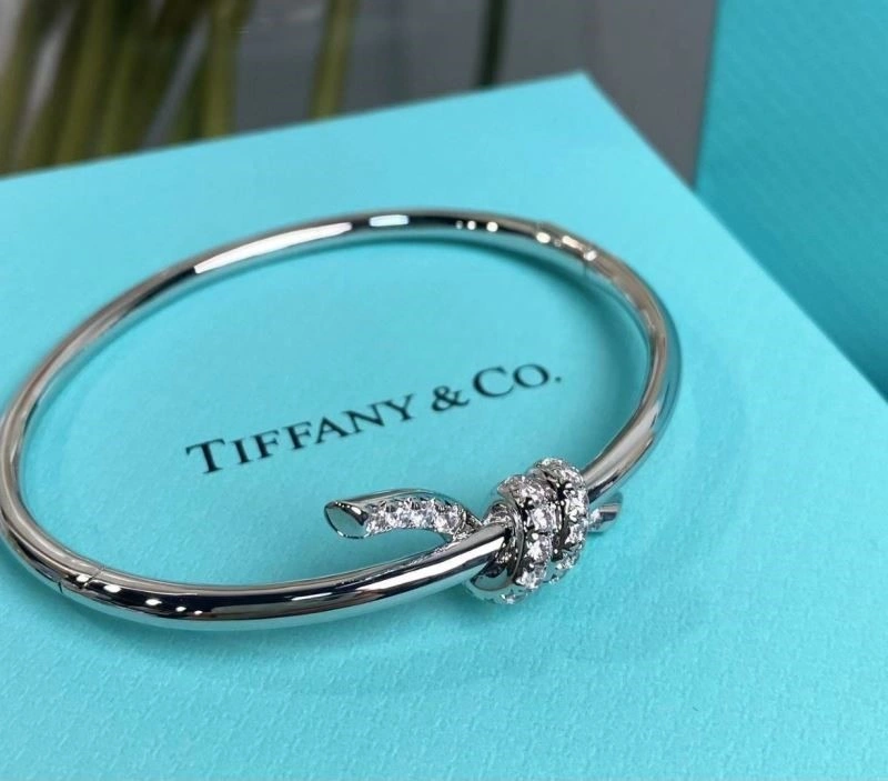 Accurate model Tiffany Bracelets