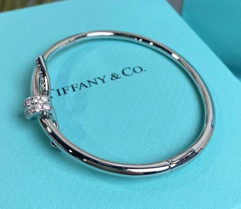 Accurate model Tiffany Bracelets