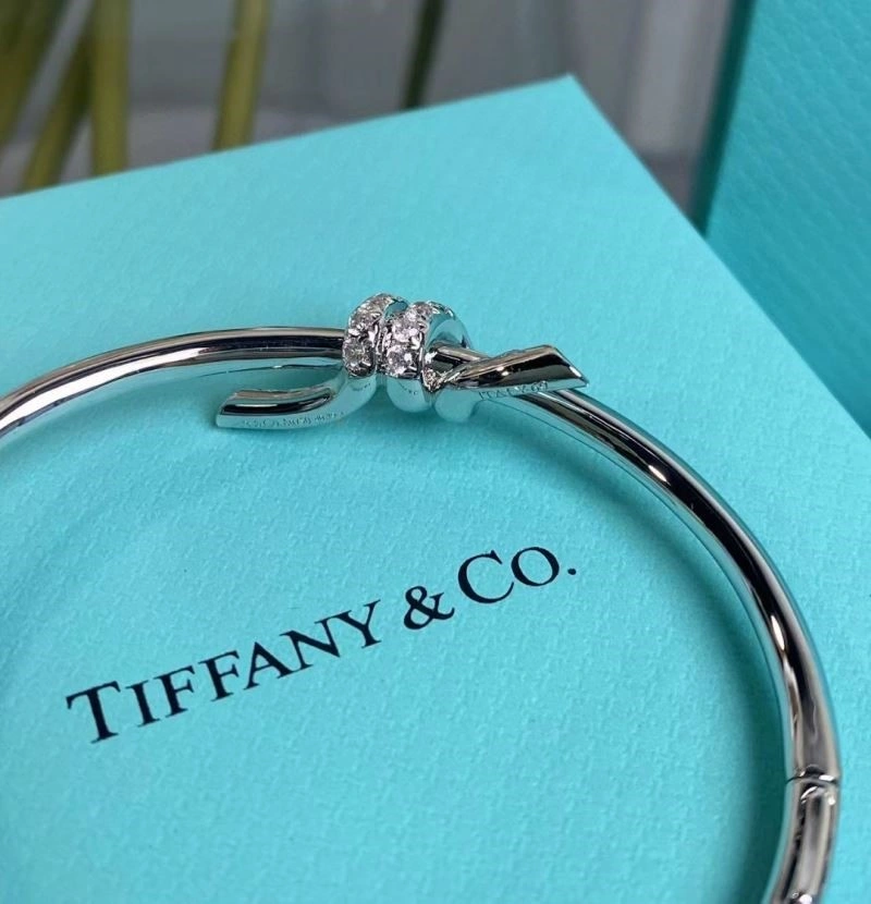 Accurate model Tiffany Bracelets