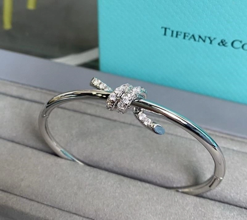 Accurate model Tiffany Bracelets