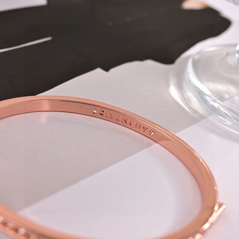 Accurate model Tiffany Bracelets