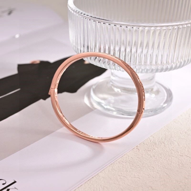 Accurate model Tiffany Bracelets