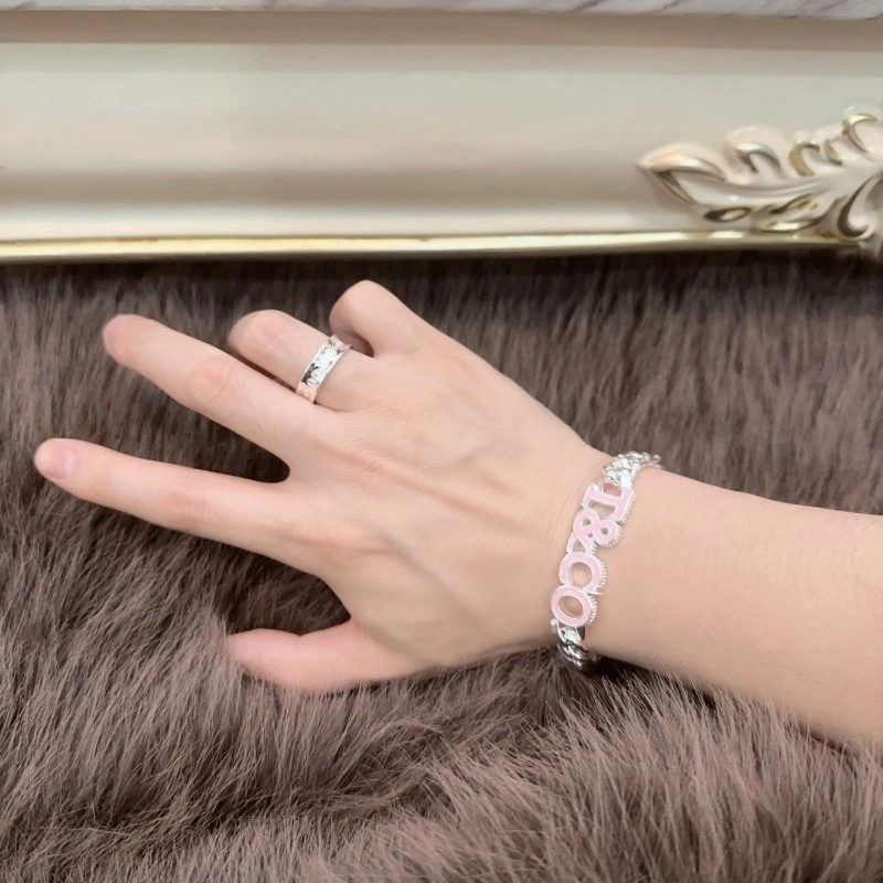Accurate model Tiffany Bracelets