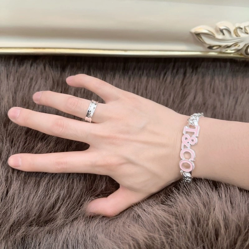 Accurate model Tiffany Bracelets