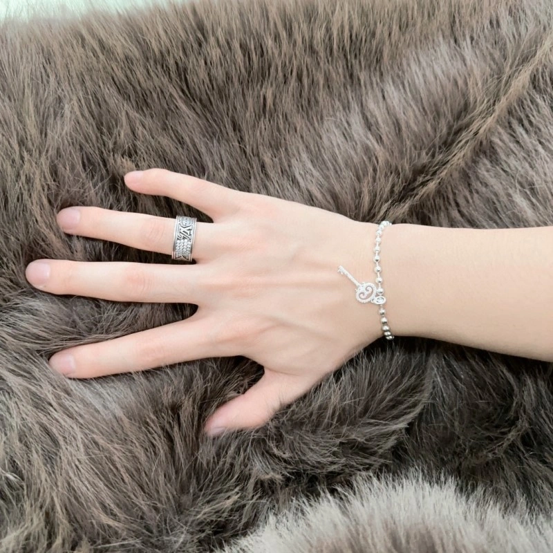 Indistinguishable Tiffany Bracelets
