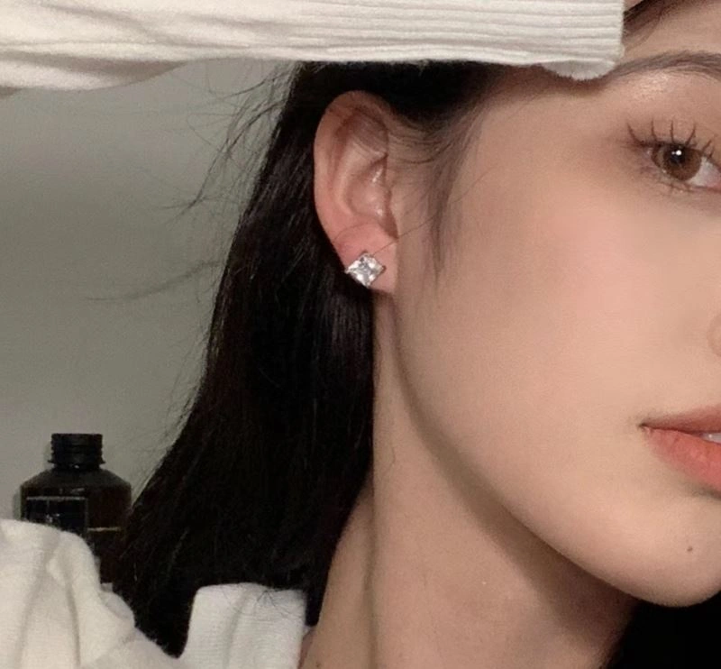 Indistinguishable Tiffany Earrings