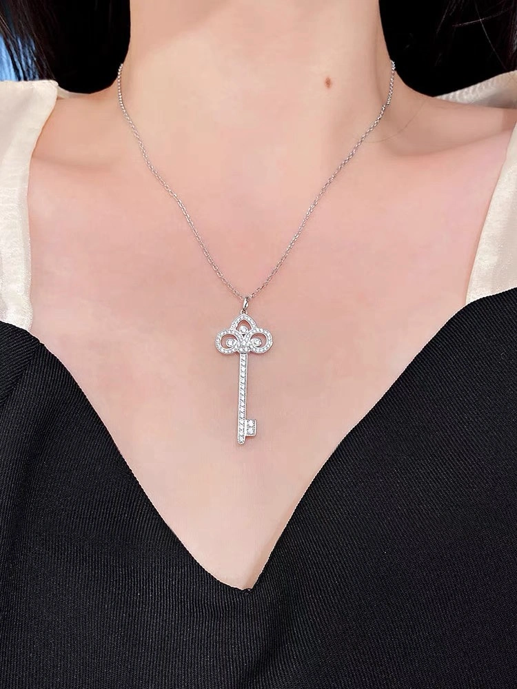 Accurate model Tiffany Necklaces
