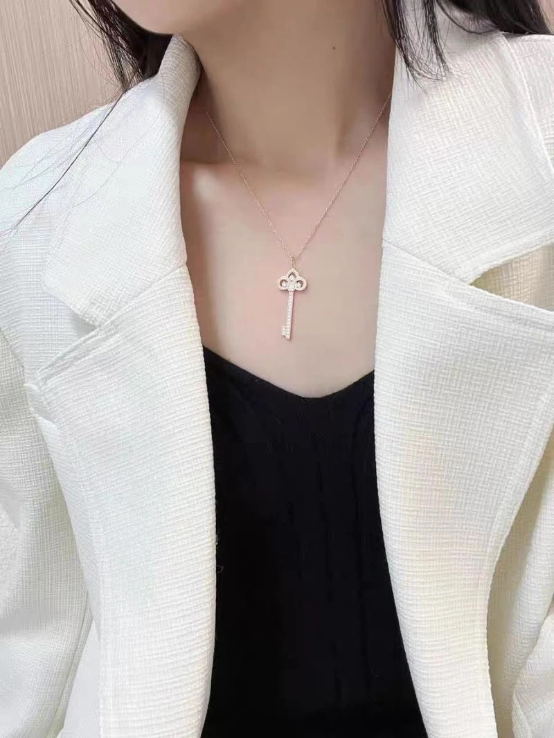 Accurate model Tiffany Necklaces