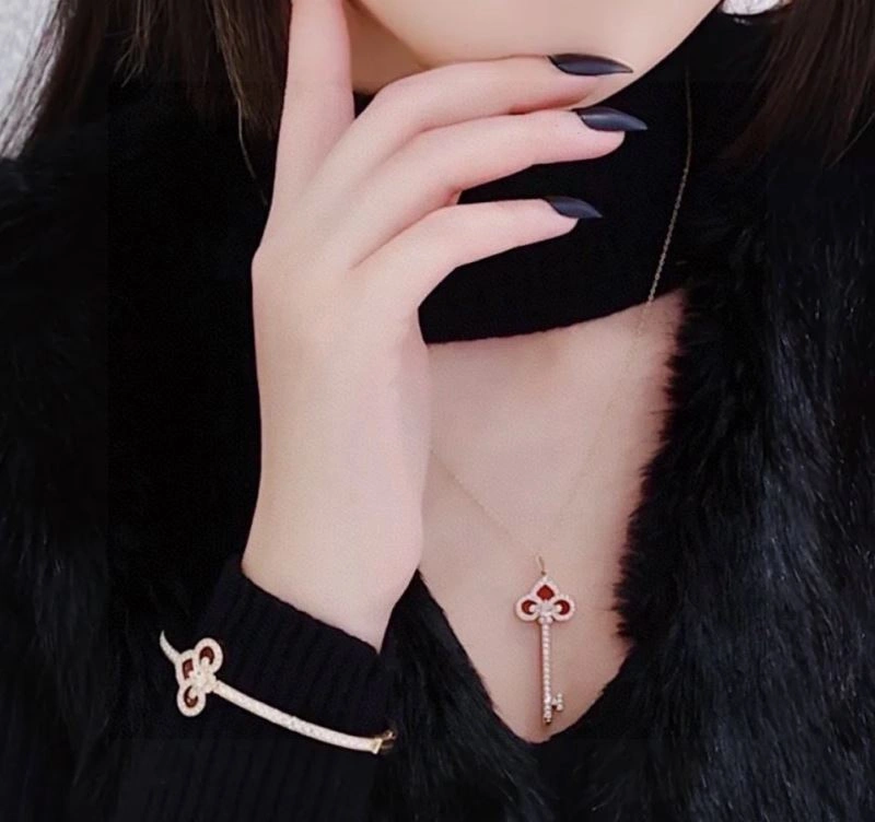 Top mirror Tiffany Necklaces