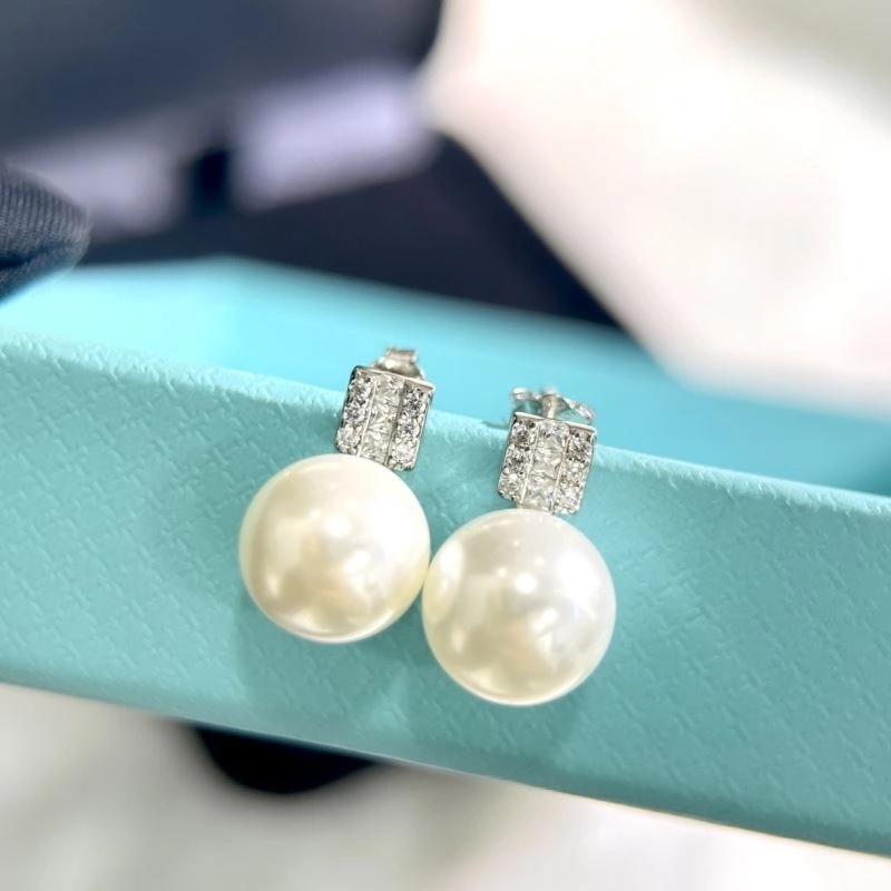 Brand-authenticated Tiffany Necklaces