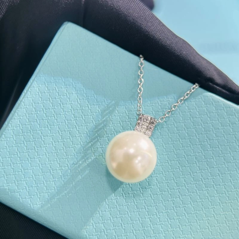 Brand-authenticated Tiffany Necklaces