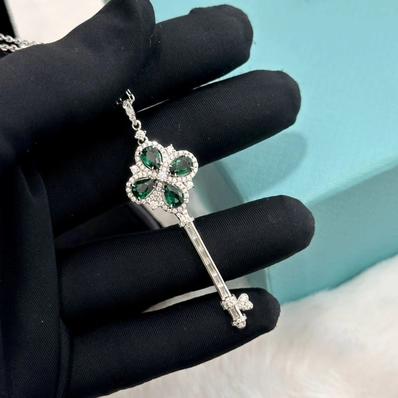Brand-authenticated Tiffany Necklaces