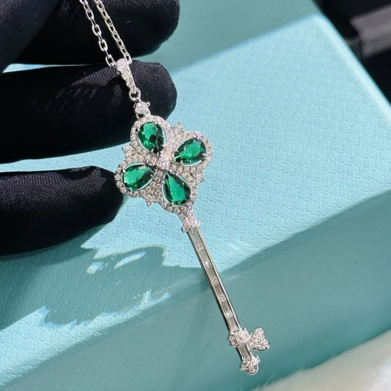 Brand-authenticated Tiffany Necklaces