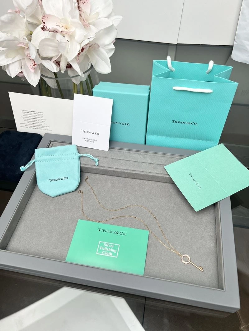 Brand-authenticated Tiffany Necklaces