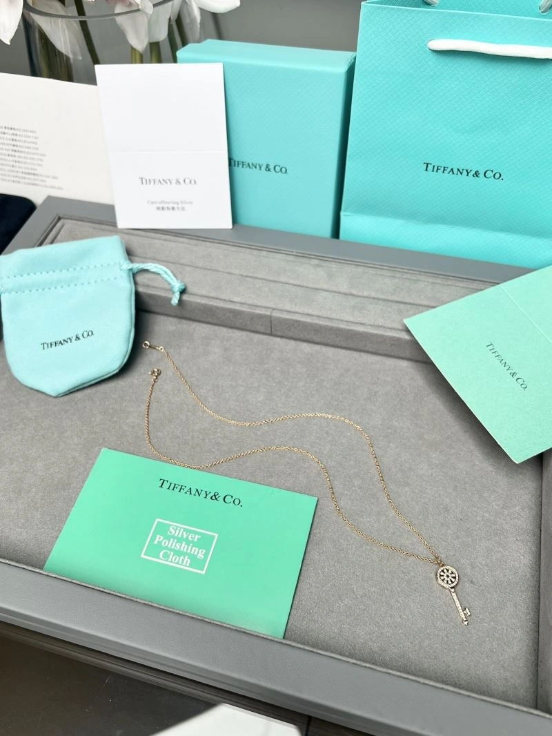 Brand-authenticated Tiffany Necklaces
