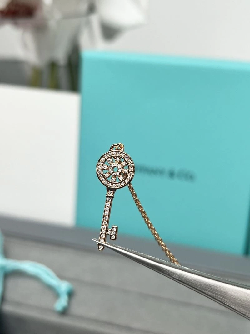 Brand-authenticated Tiffany Necklaces