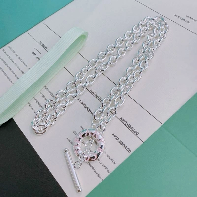 Indistinguishable Tiffany Necklaces