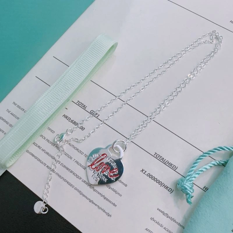 Indistinguishable Tiffany Necklaces