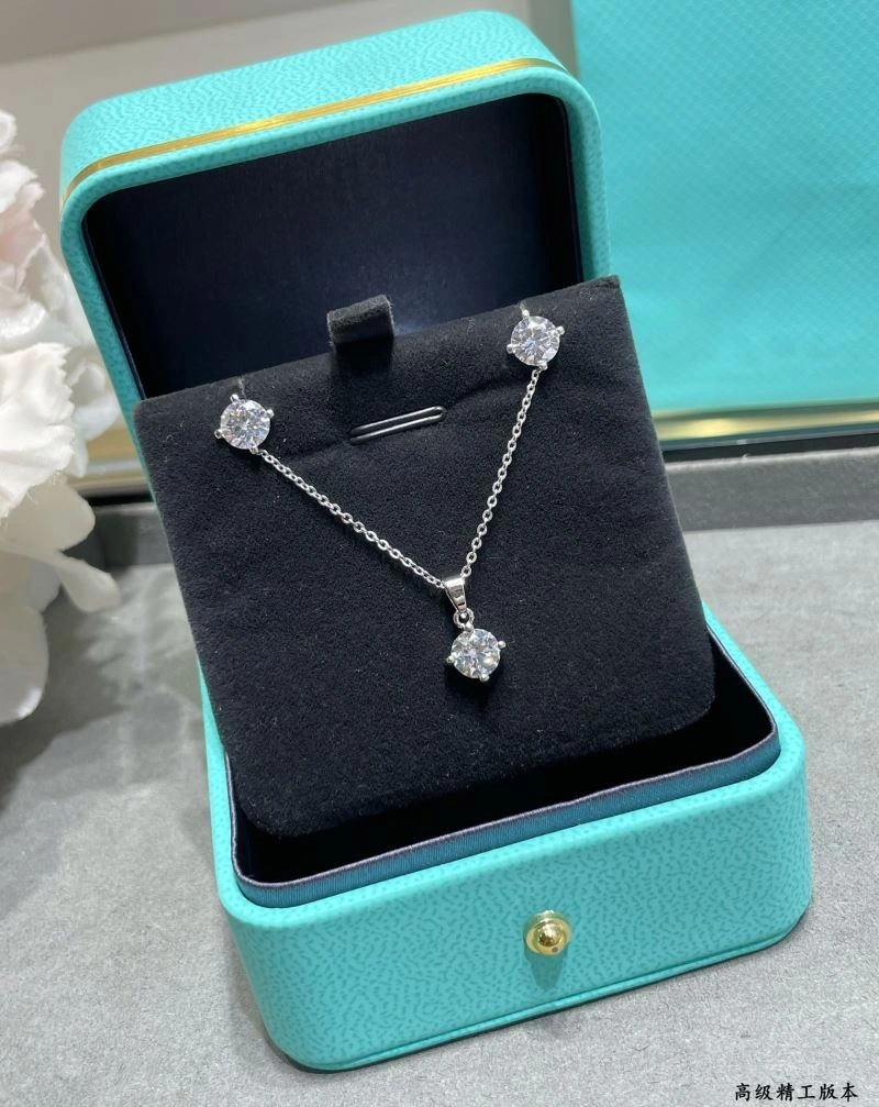 Accurate model Tiffany Necklaces