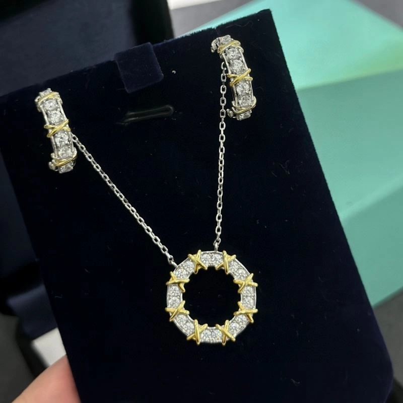 Cut-rate Tiffany Necklaces