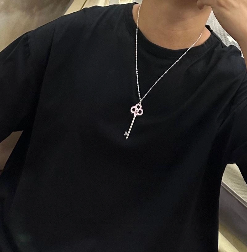Brand-authenticated Tiffany Necklaces