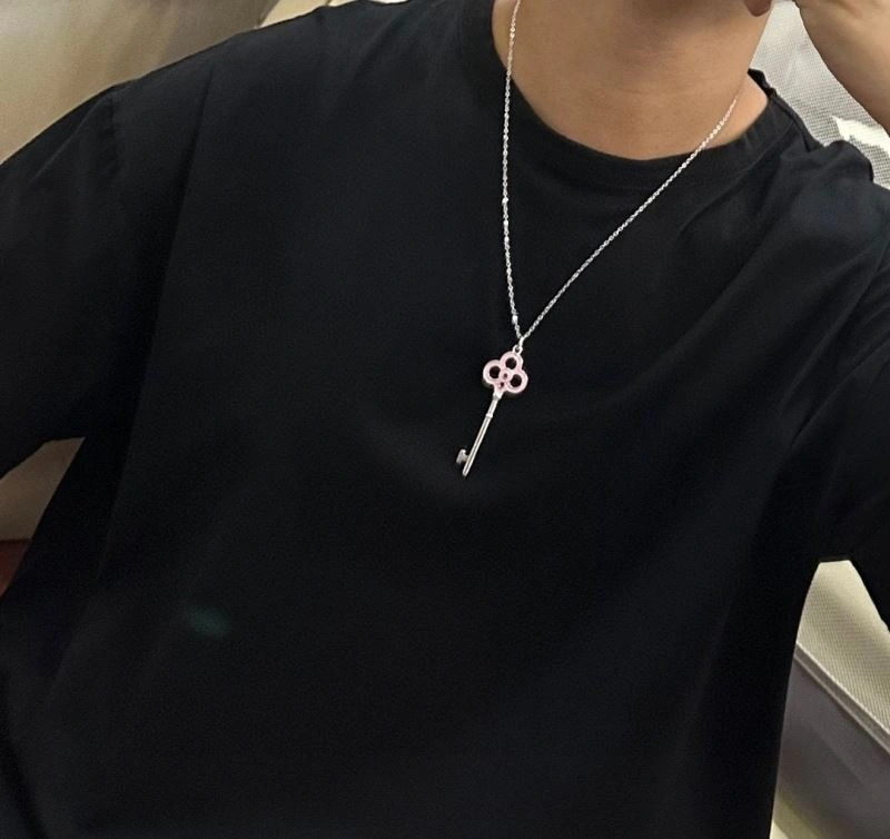 Brand-authenticated Tiffany Necklaces