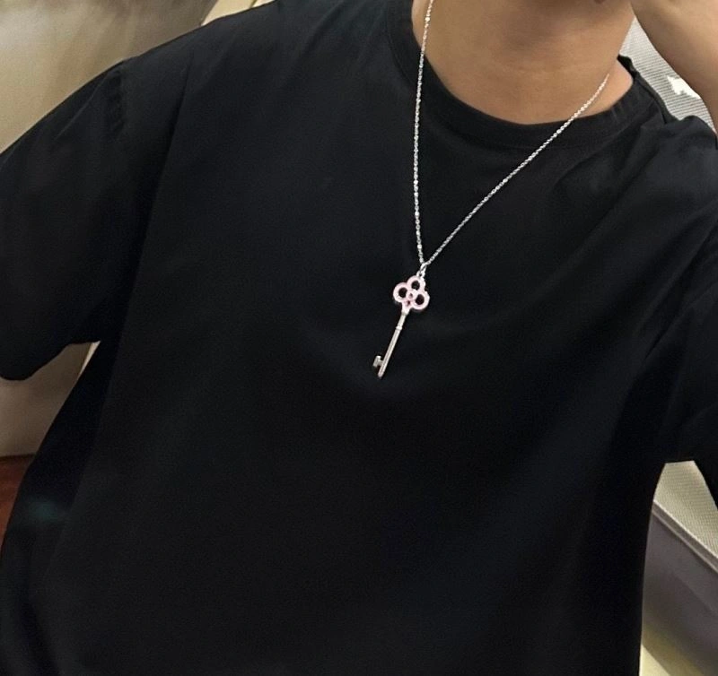 Brand-authenticated Tiffany Necklaces