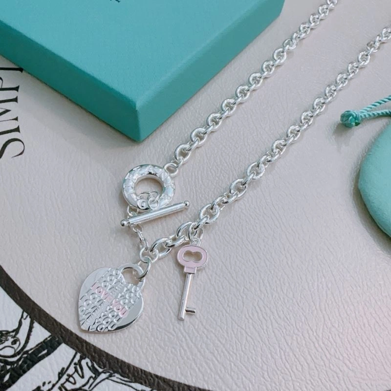 Indistinguishable Tiffany Necklaces