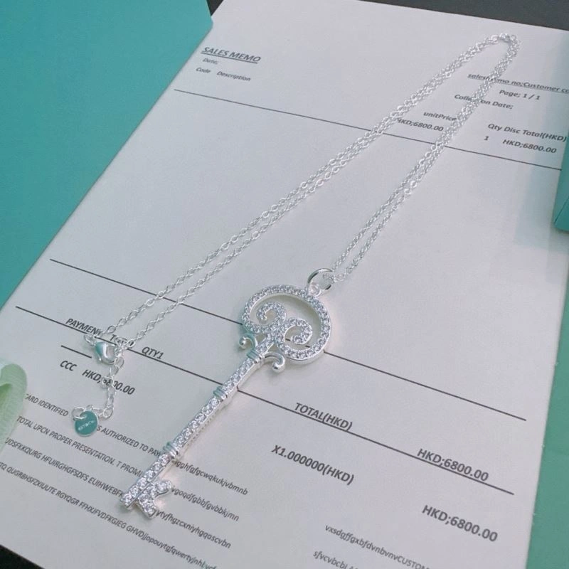 Indistinguishable Tiffany Necklaces