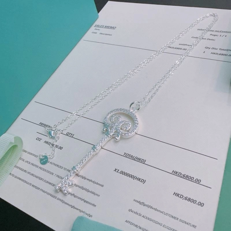 Indistinguishable Tiffany Necklaces